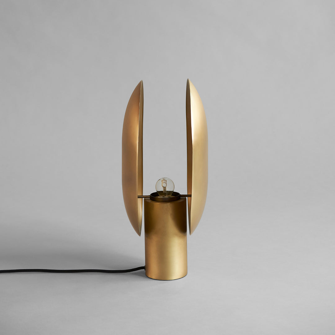 Clam Table Lamp - Brass | 101 Copenhagen